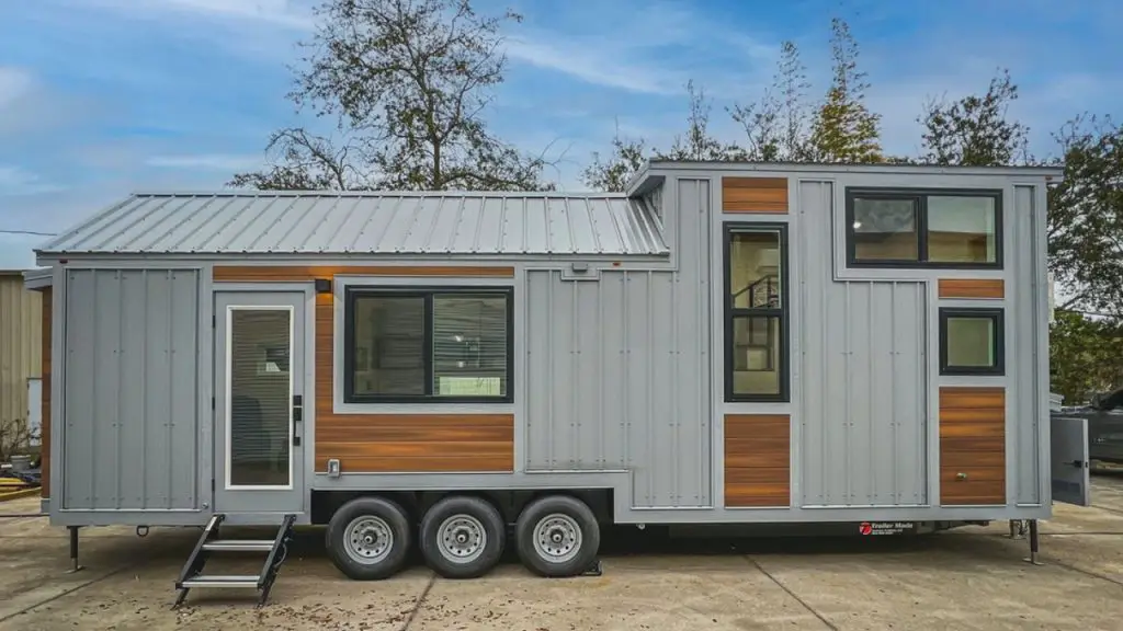 The Cat House Custom-Built for The Avid Traveler - DiscussDiy